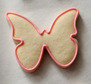 Creating an Invisible Outline with Royal Icing - The Sweet Adventures ...