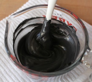 How to Make Dark Black Royal Icing - The Sweet Adventures of Sugar Belle