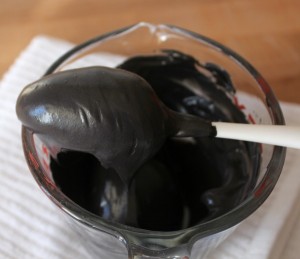 How to Make Dark Black Royal Icing - The Sweet Adventures of Sugar Belle