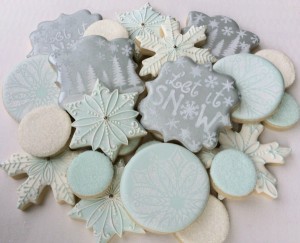 How to Airbrush Cookies with White Gel Color {Guest Post} - The Sweet ...